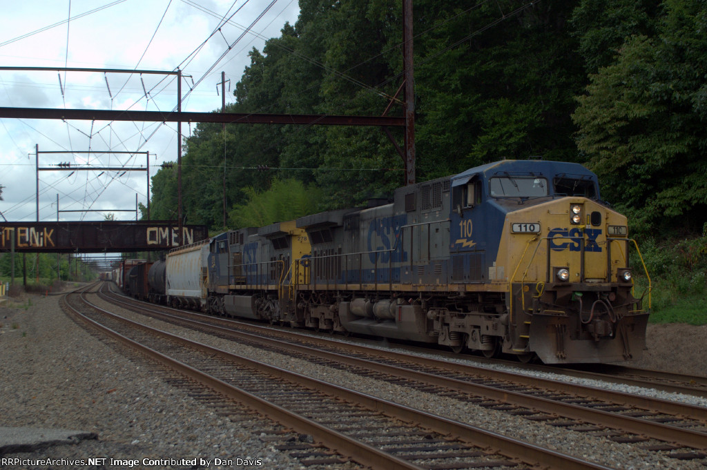 CSX AC44CW 110 leads Q417-08